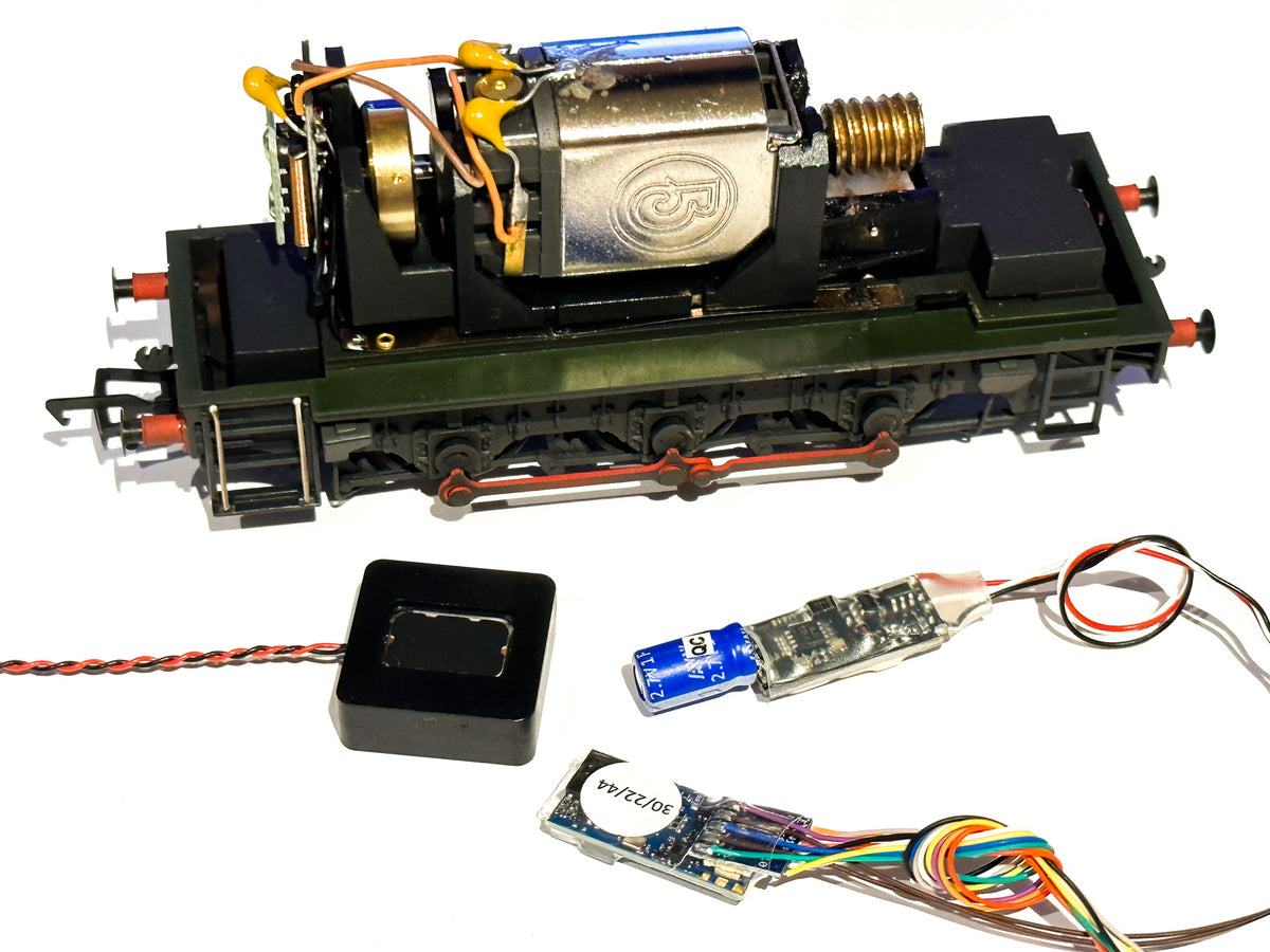 Fitting Sound And Stay Alive To The Bachmann 08 | Roads And Rails