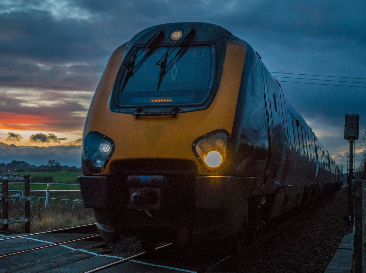 Loksound 5 Decoder For Bachmann Class 220 or 221 Voyager DMU | Roads ...